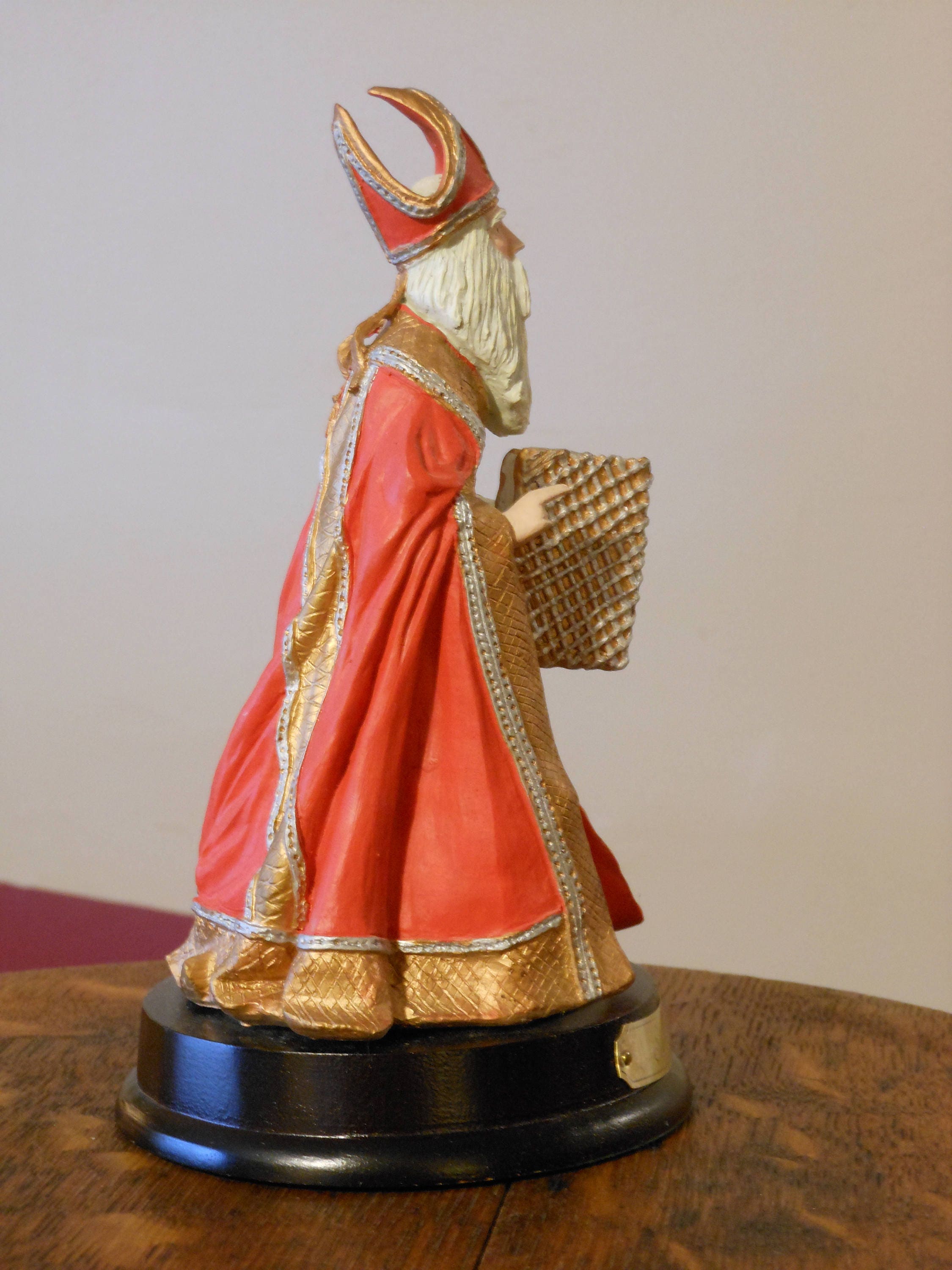 St. Nicholas. History of Santa Claus. Duncan Royale, 1989