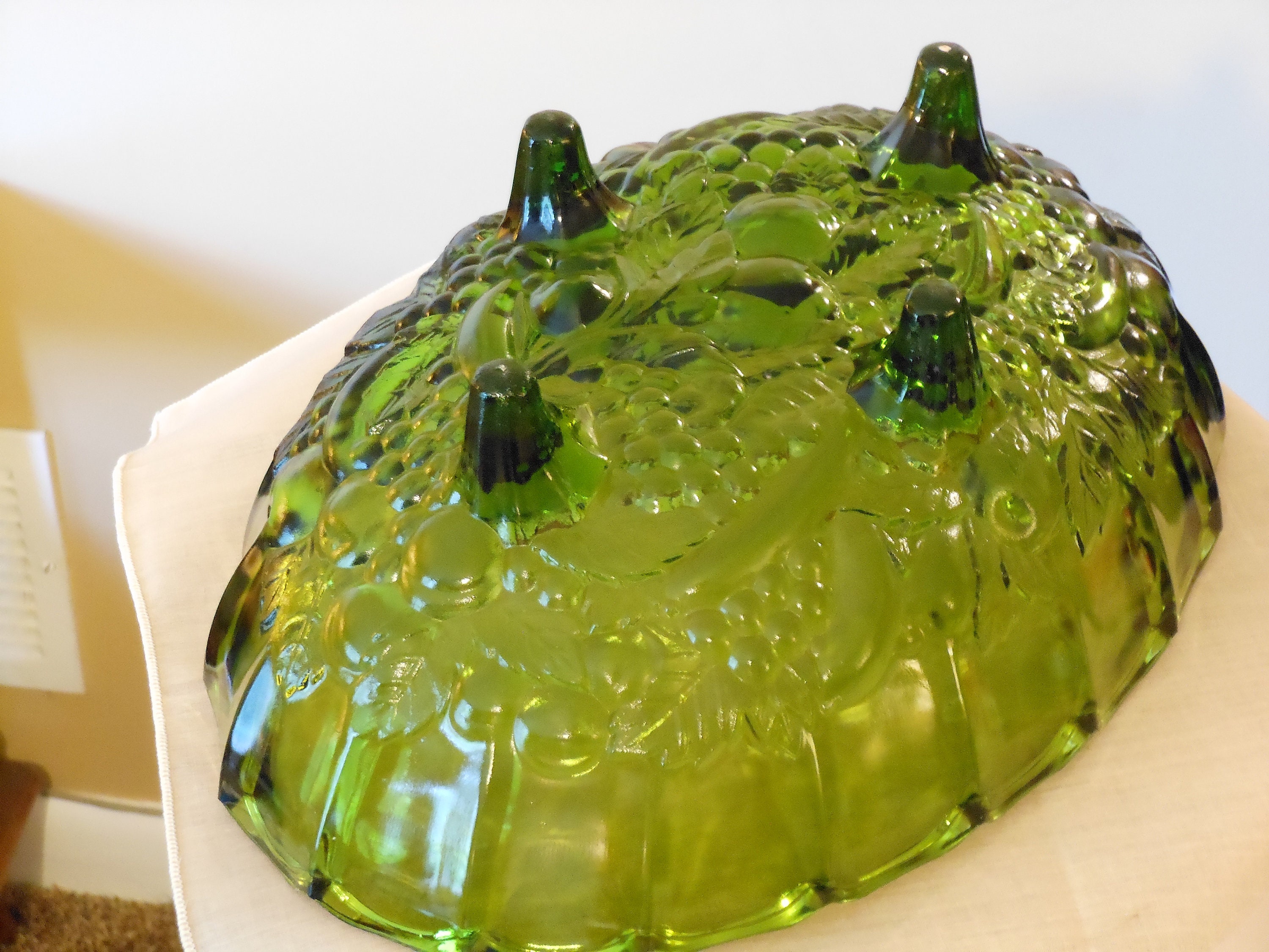 Avocado Green Indiana Glass Fruit Bowl