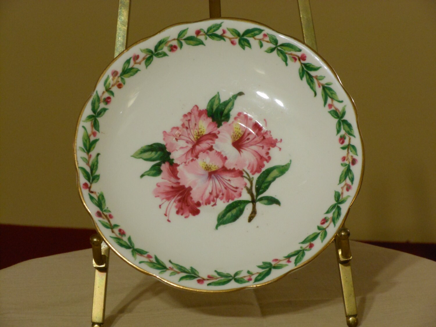 Gladstone English Bone China Laurel Time Pattern Saucer