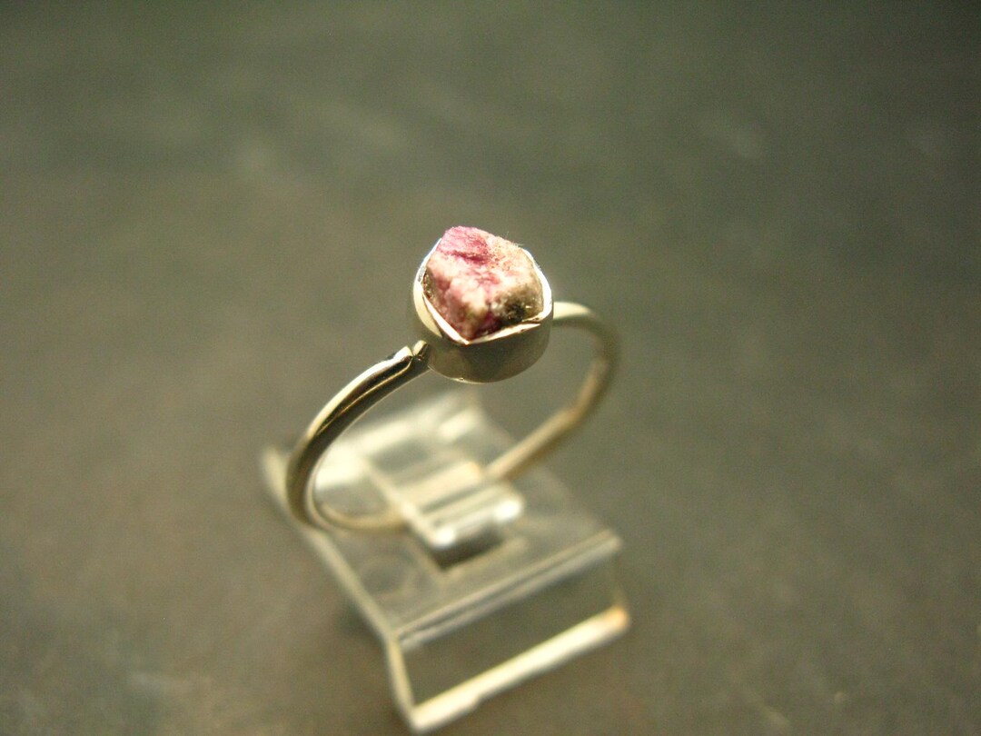 Bixbite Red Emerald Beryl Silver Ring From Utah USA Size 8 1.89 Grams ...