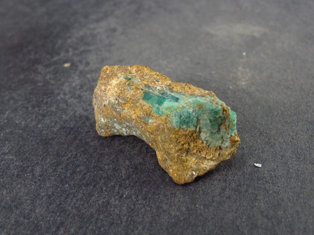 Emerald Beryl Cluster From Afghanistan - 0.9" - 3.4 Grams - Etsy