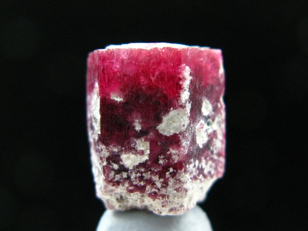Nice Rare Bixbite Red Emerald Beryl Crystal From Utah USA 17.20 Carats ...