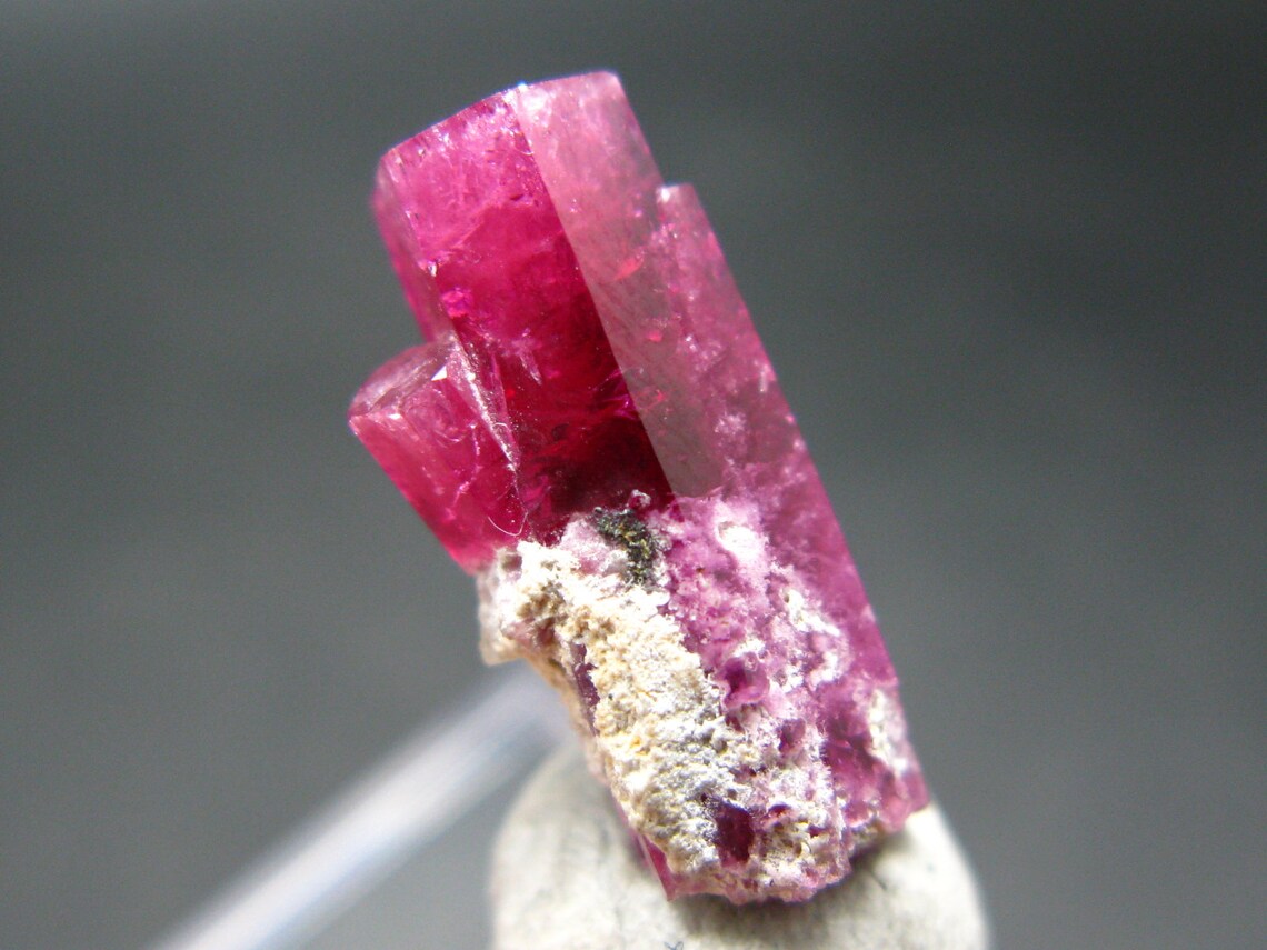 Nice Rare Gem Bixbite Red Emerald Beryl DT Crystal From Utah - Etsy España