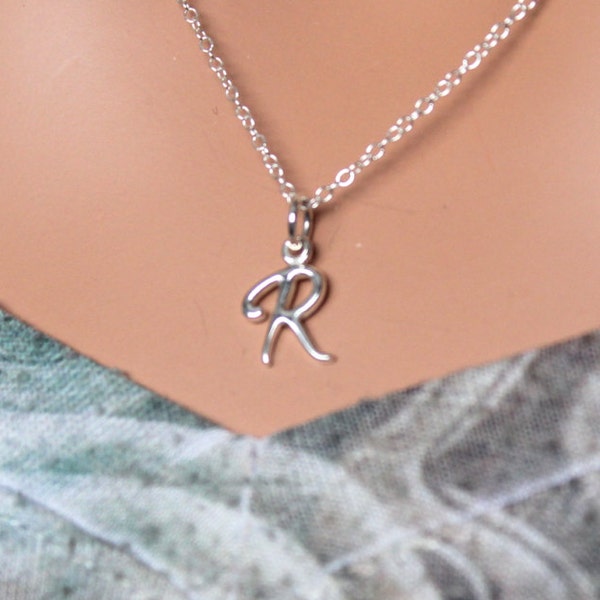 Letter R Necklace - Etsy