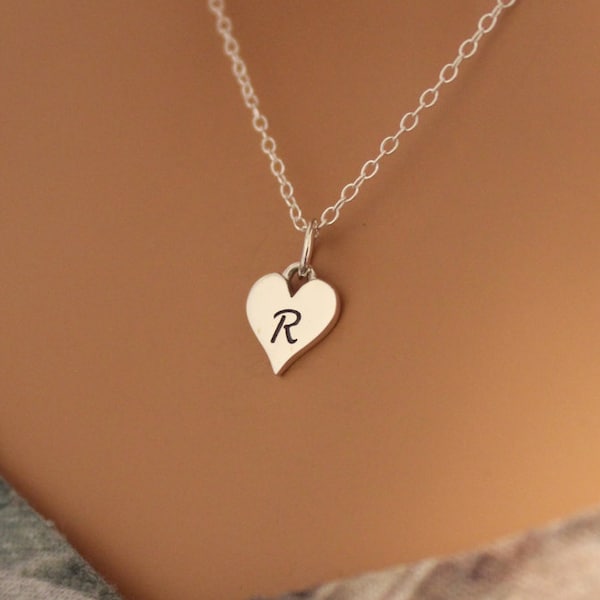 Letter R Necklace - Etsy