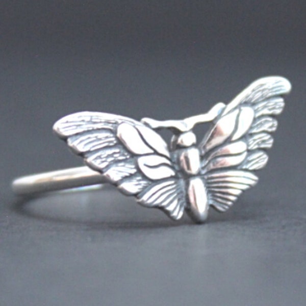 Luna Moth Ring - Etsy