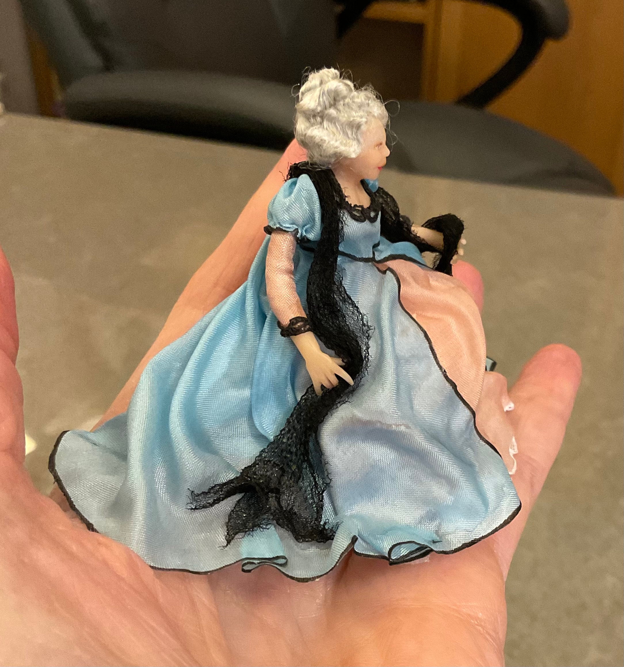 1:24th Scale Old Lady, Hand Sculpted, Character, Miniature Doll. - Etsy