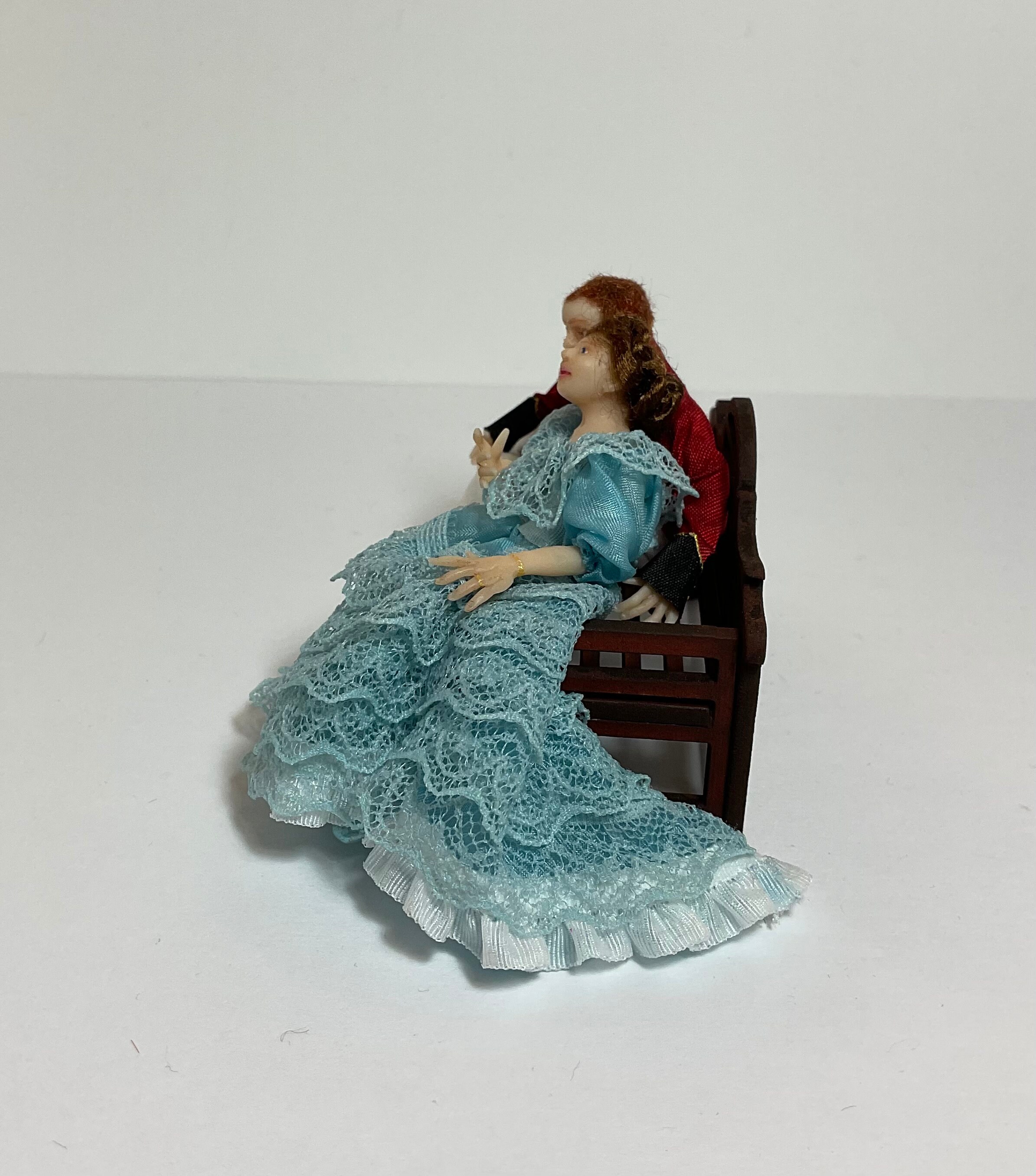1:24th Scale Sitting Couple - Etsy