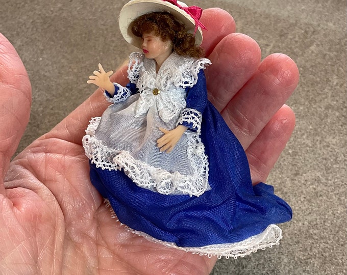 1:24th (1/2) Scale Miniature Lady - Etsy