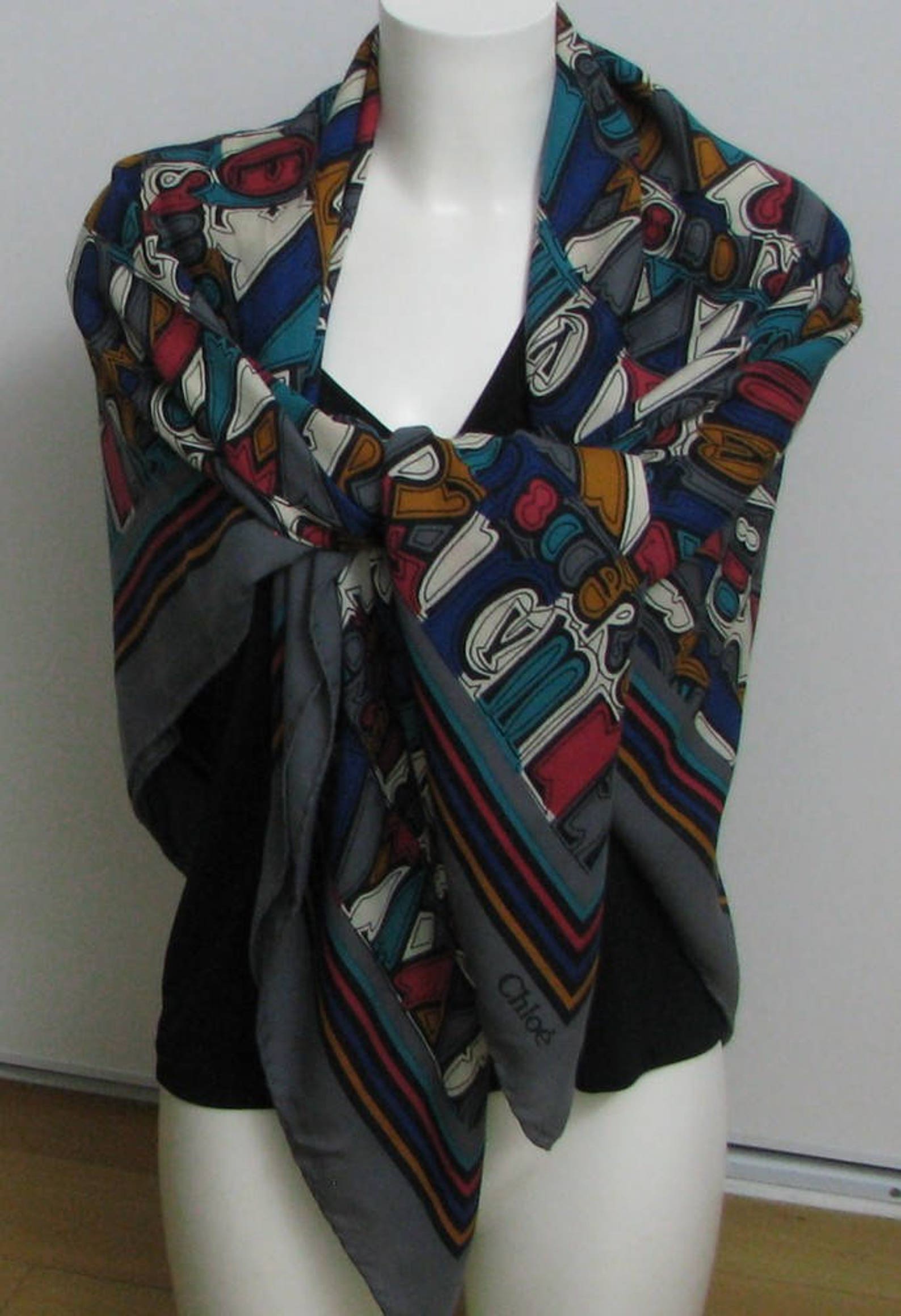 Large Wool and Silk Shawl From CHLOE Paulette Vintage Jewelry - Etsy