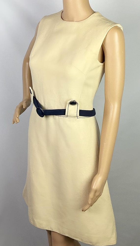 Vintage 1960s Mod Cream Beige & Navy Blue Belted Spac… - Gem