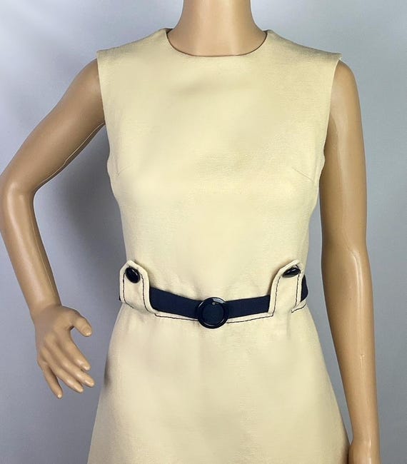 Vintage 1960s Mod Cream Beige & Navy Blue Belted Spac… - Gem