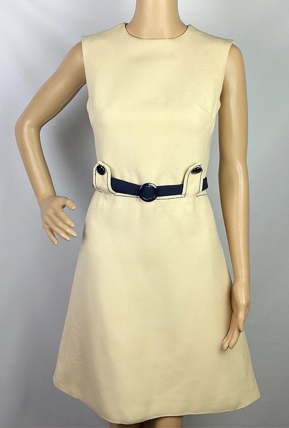 Vintage 1960s Mod Cream Beige & Navy Blue Belted Spac… - Gem