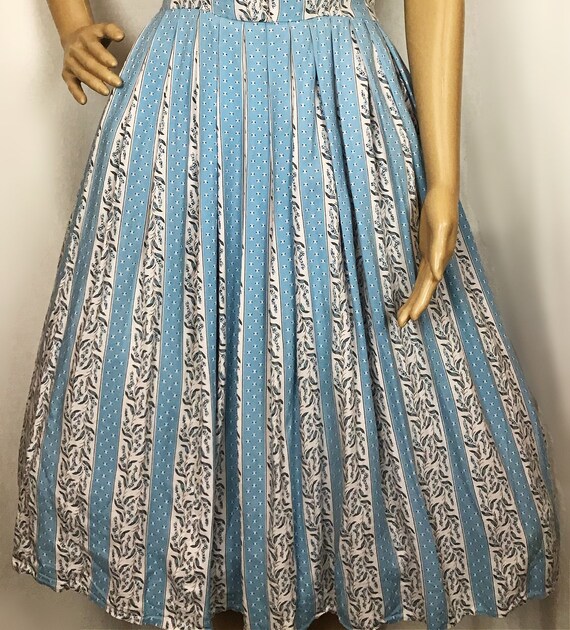 Vintage Early 1950s Mid Century Pin Up Blue & White F… - Gem