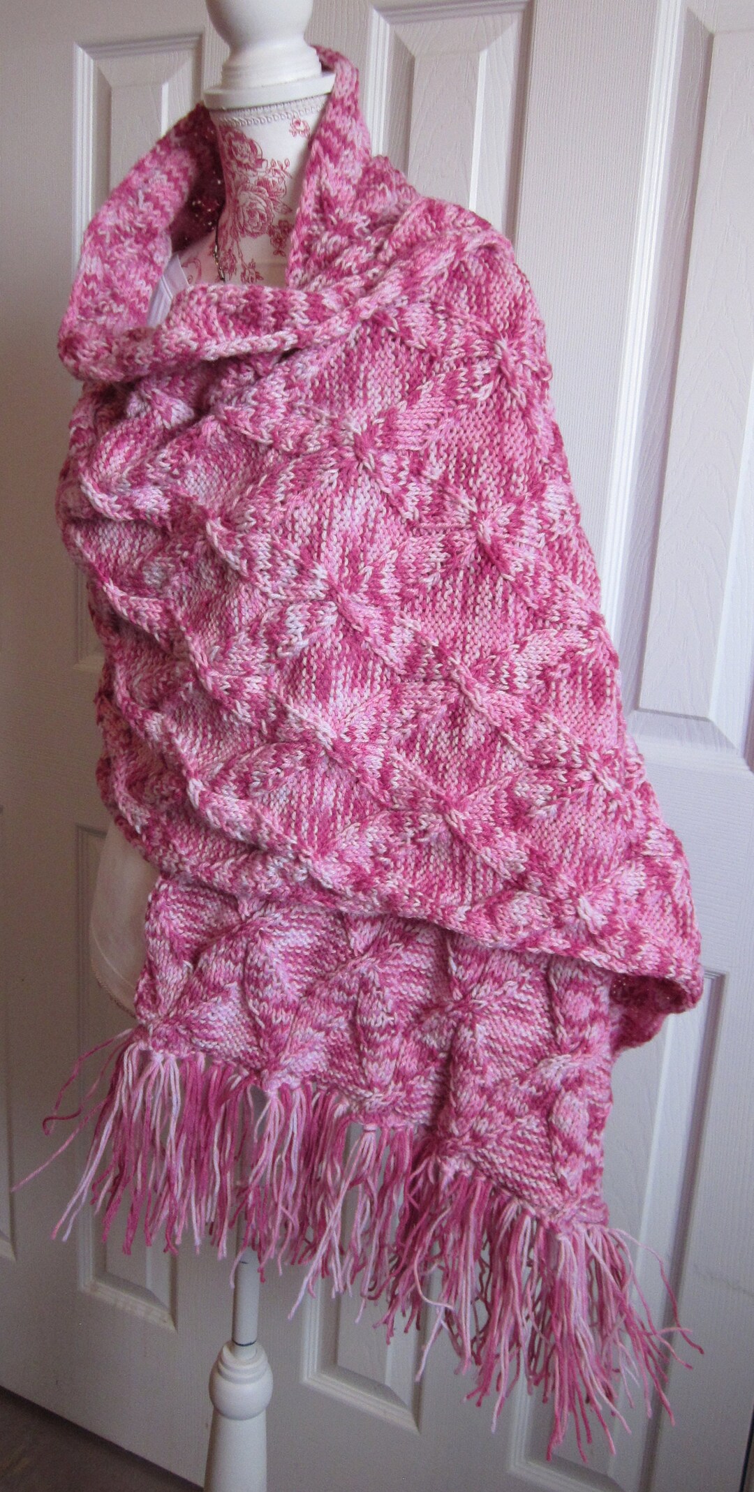 Twirling Varg. Cable Tassels Shawl/pink Neck Shoulder - Etsy