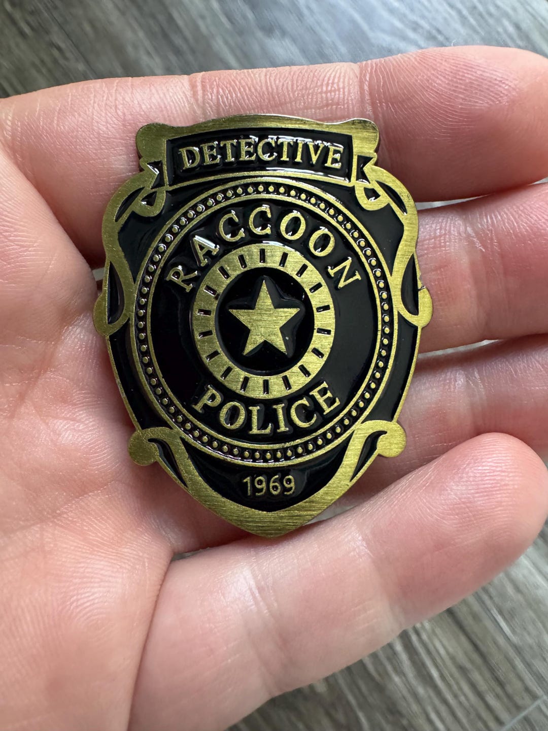 Resident Evil Racoon City Police Badge Pin - Etsy Canada