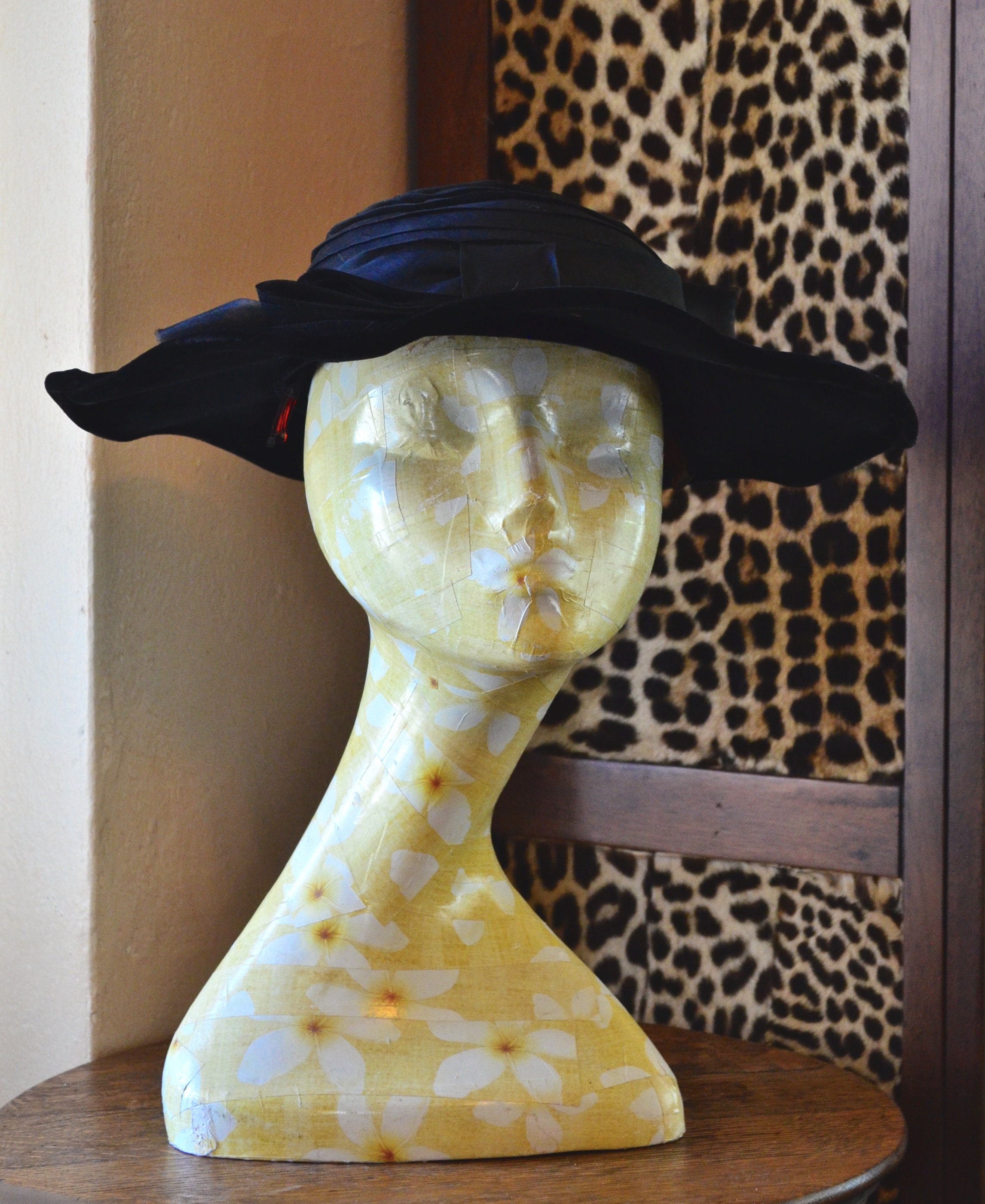 1940s Wide Brim Cartwheel Hat ~ Black Velvet and Pleated Silk Crepe ...