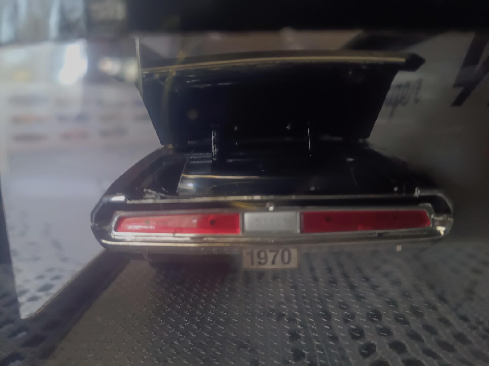 M2 Machines, 1970 Dodge Challenger T/A, 1:24 Scale Limited Edition ...