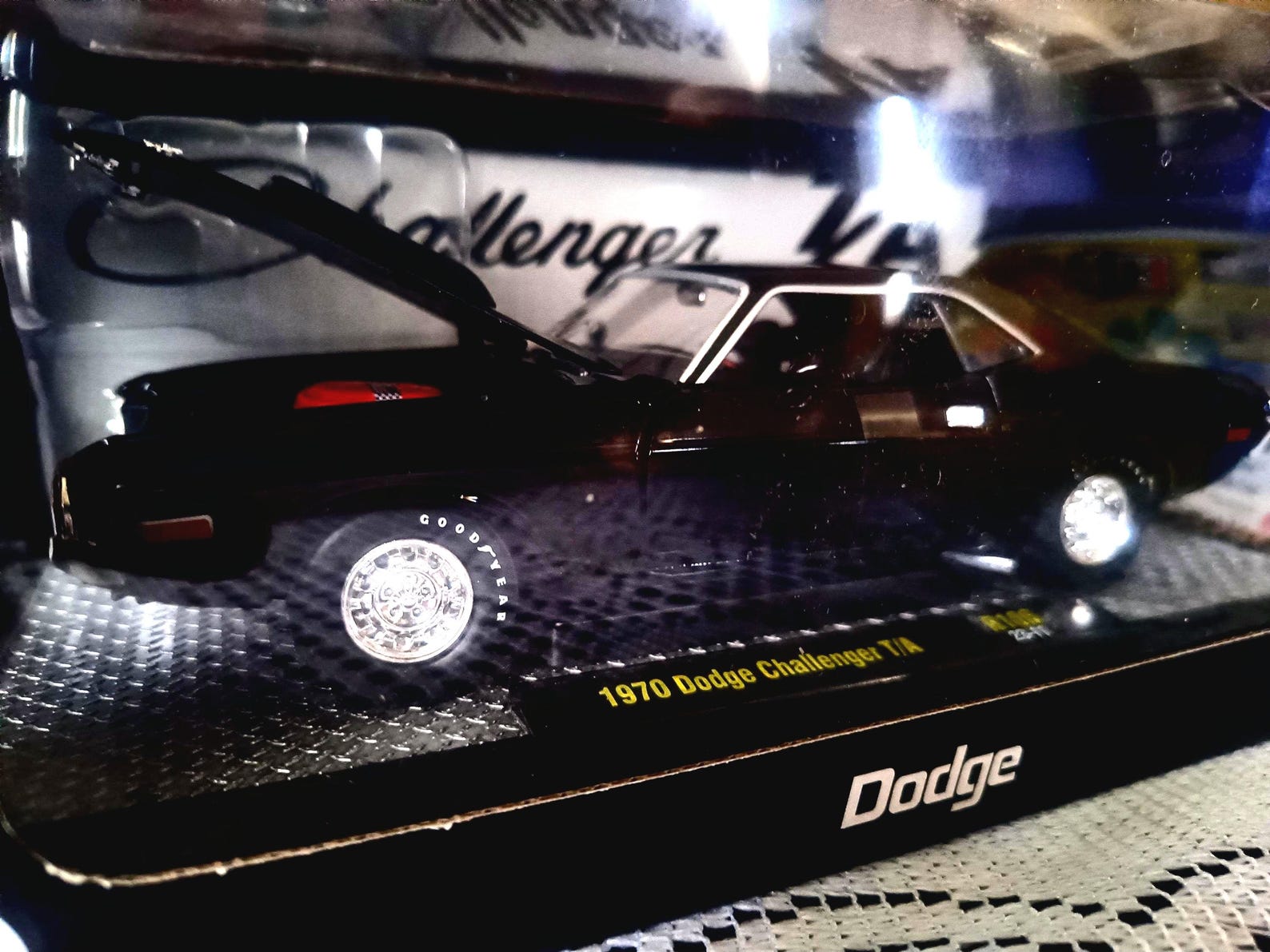 M2 Machines, 1970 Dodge Challenger T/A, 1:24 Scale Limited Edition ...