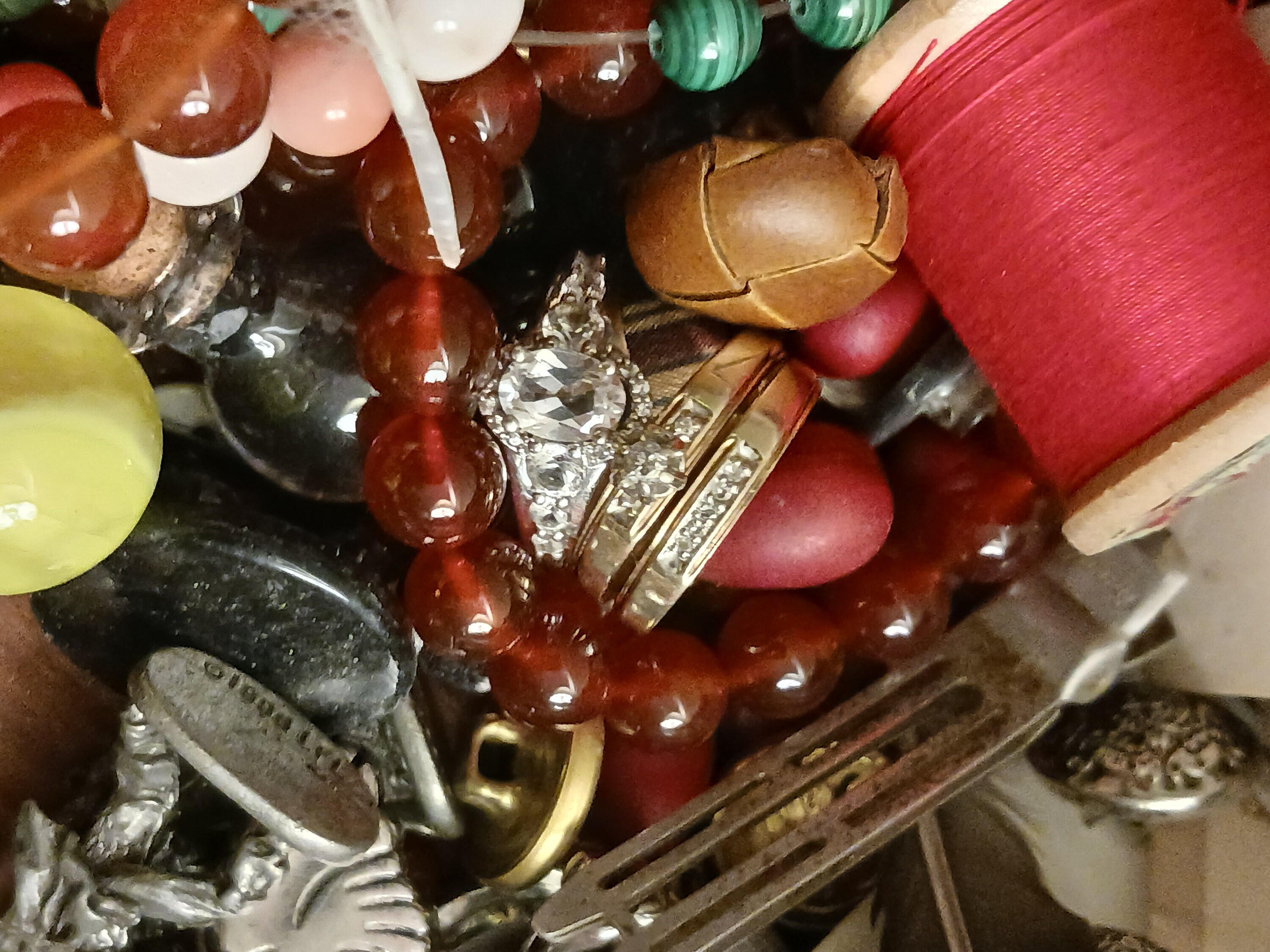 Crow Crystal Treasure Confetti Mystery Scoop Witches Brew Magpie Hoard ...