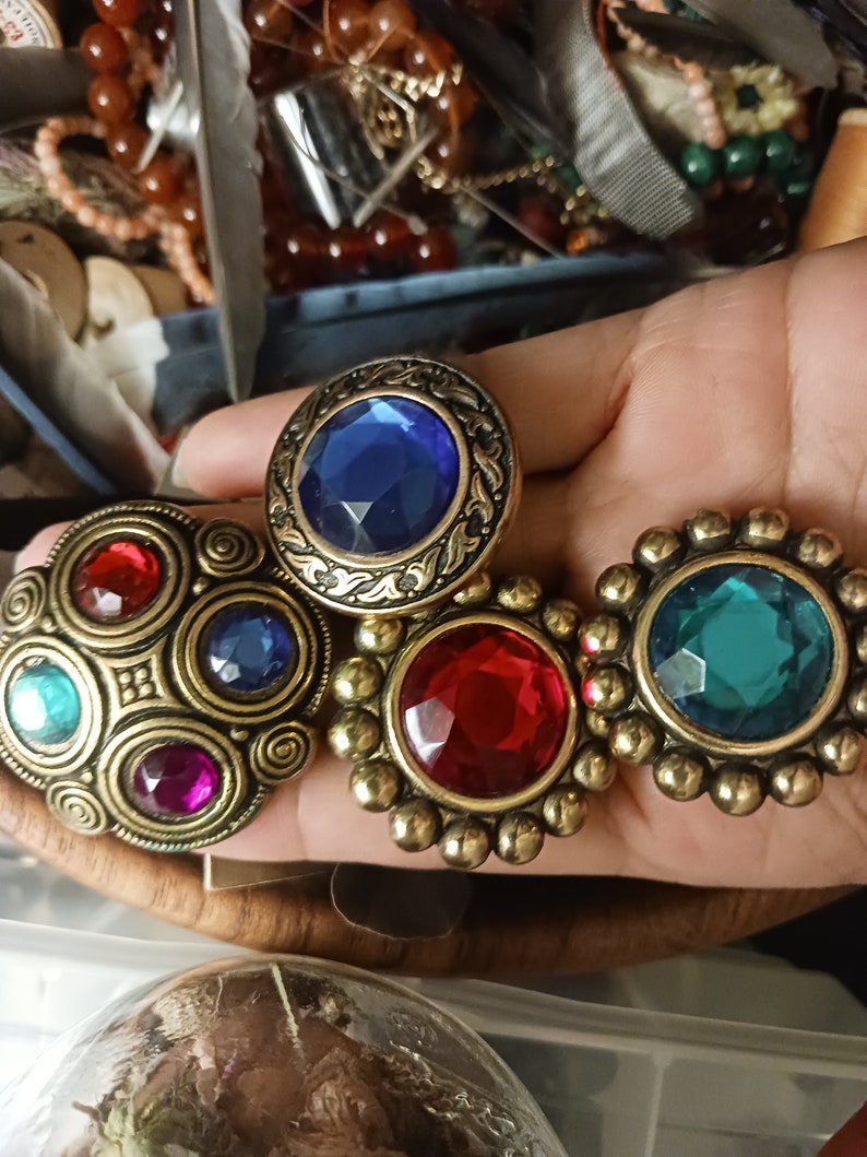 Crow Crystal Treasure Confetti Mystery Scoop Witches Brew Magpie Hoard ...