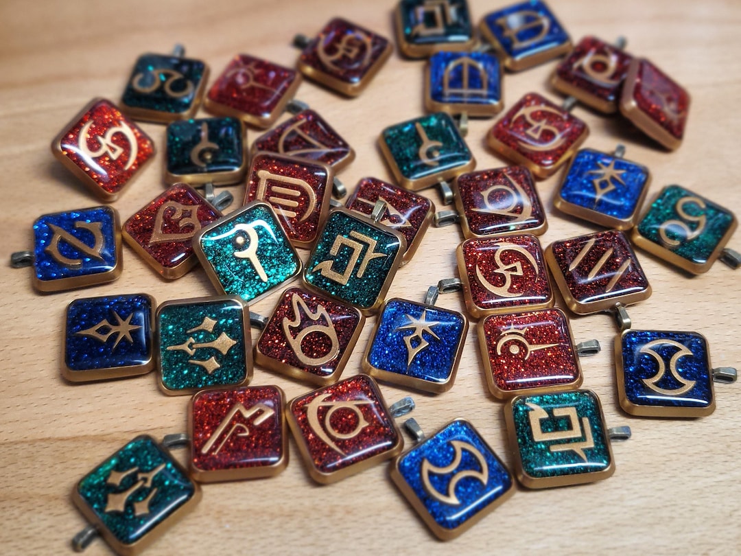 FFXIV Job Icon Resin Keychains and Pins With Glitter Background - Etsy