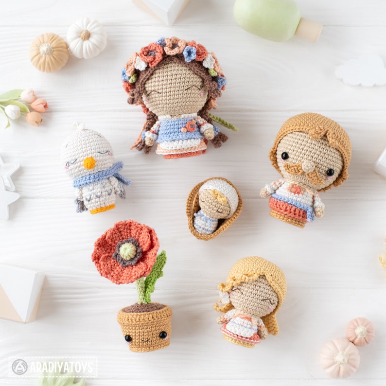 6-in-1 Crochet Pattern for Ukrainian Family Mini Kingdom by Aradiyatoys ...