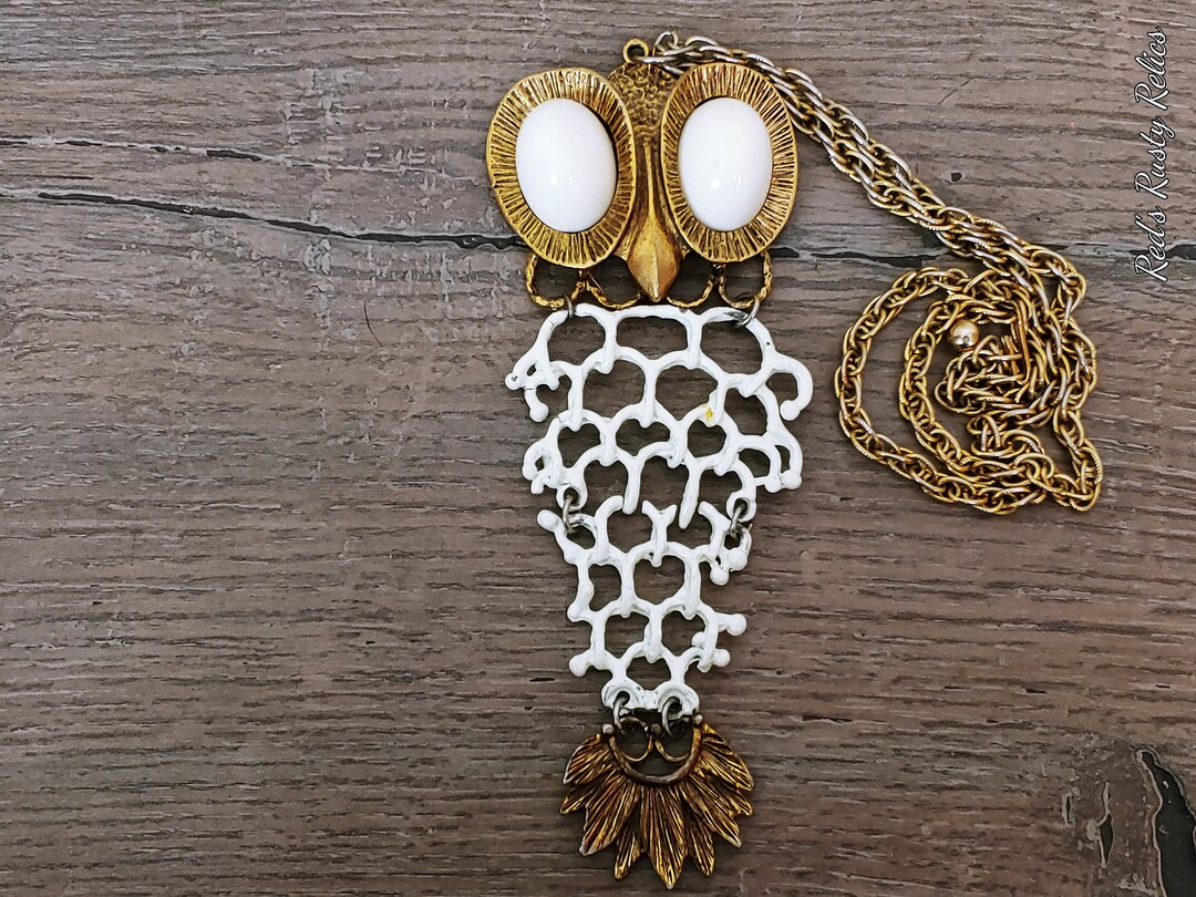 Retro Mid Century Gold and Cream Eyelet Eye Owl Necklace - Etsy