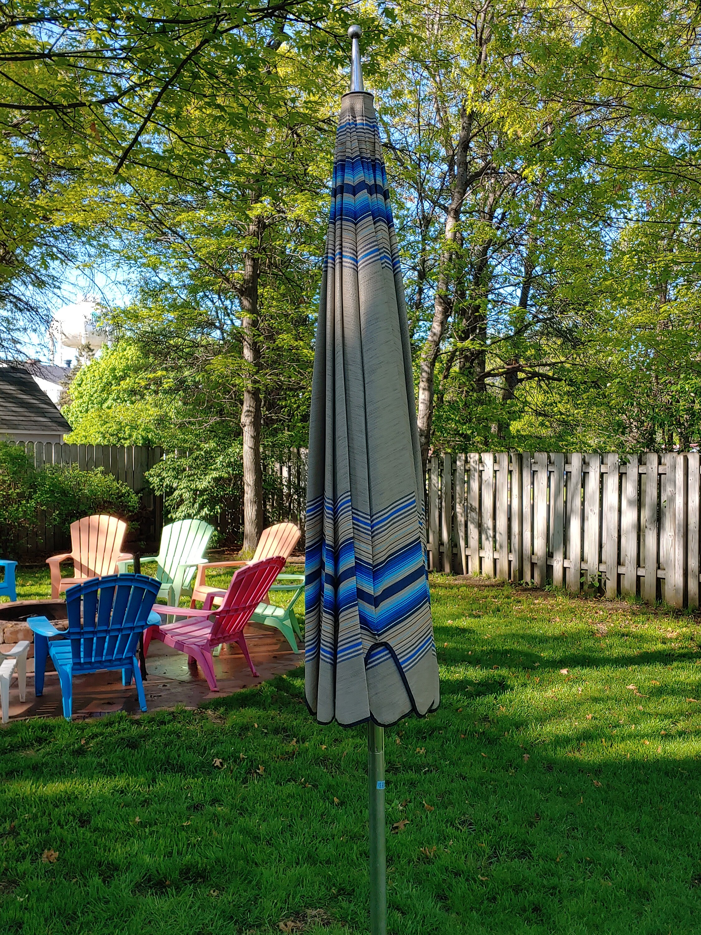 Groovy Sunmaster Blue and Grey Scalloped Patio Umbrella | Etsy