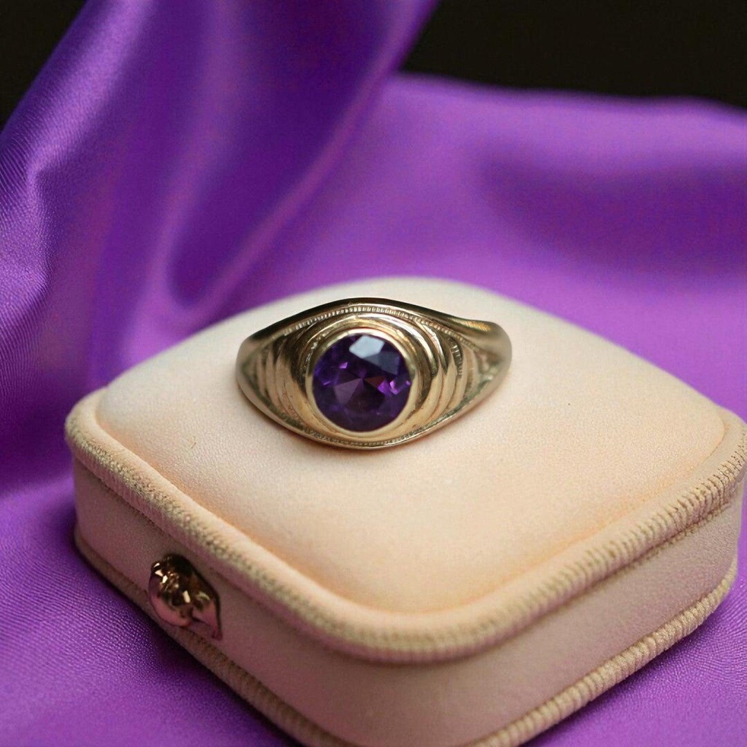 Vintage 1990s Bezel Set Amethyst Ring – Heavy 14k Yellow Gold Tapered ...