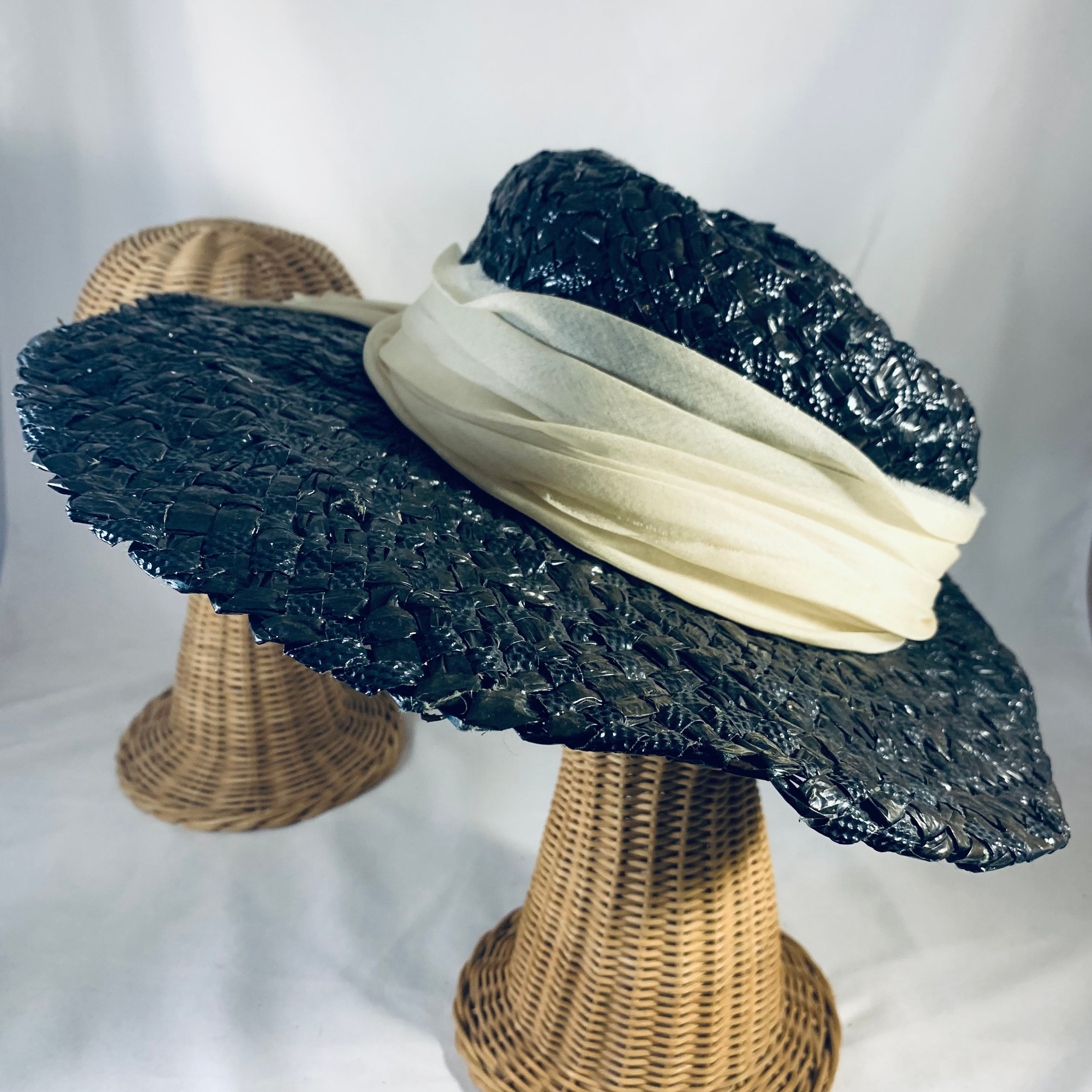 Original Vintage Black Lacquered Raffia 1950s 60s Hat With Cream Fabric ...