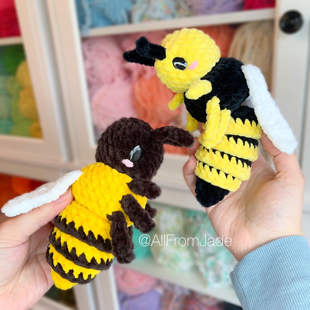 Crochet PATTERNS: Amanda the Bee & Willow the Wasp (english/français ...