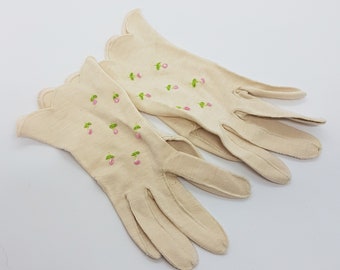 Embroidered gloves | Etsy