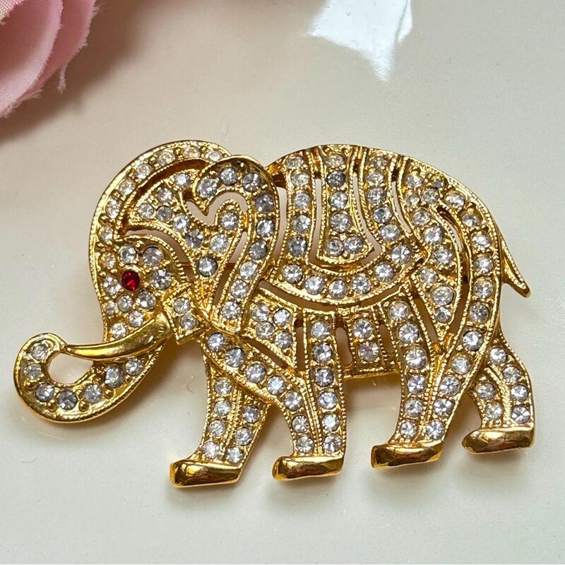 Elephant Brooch - Etsy