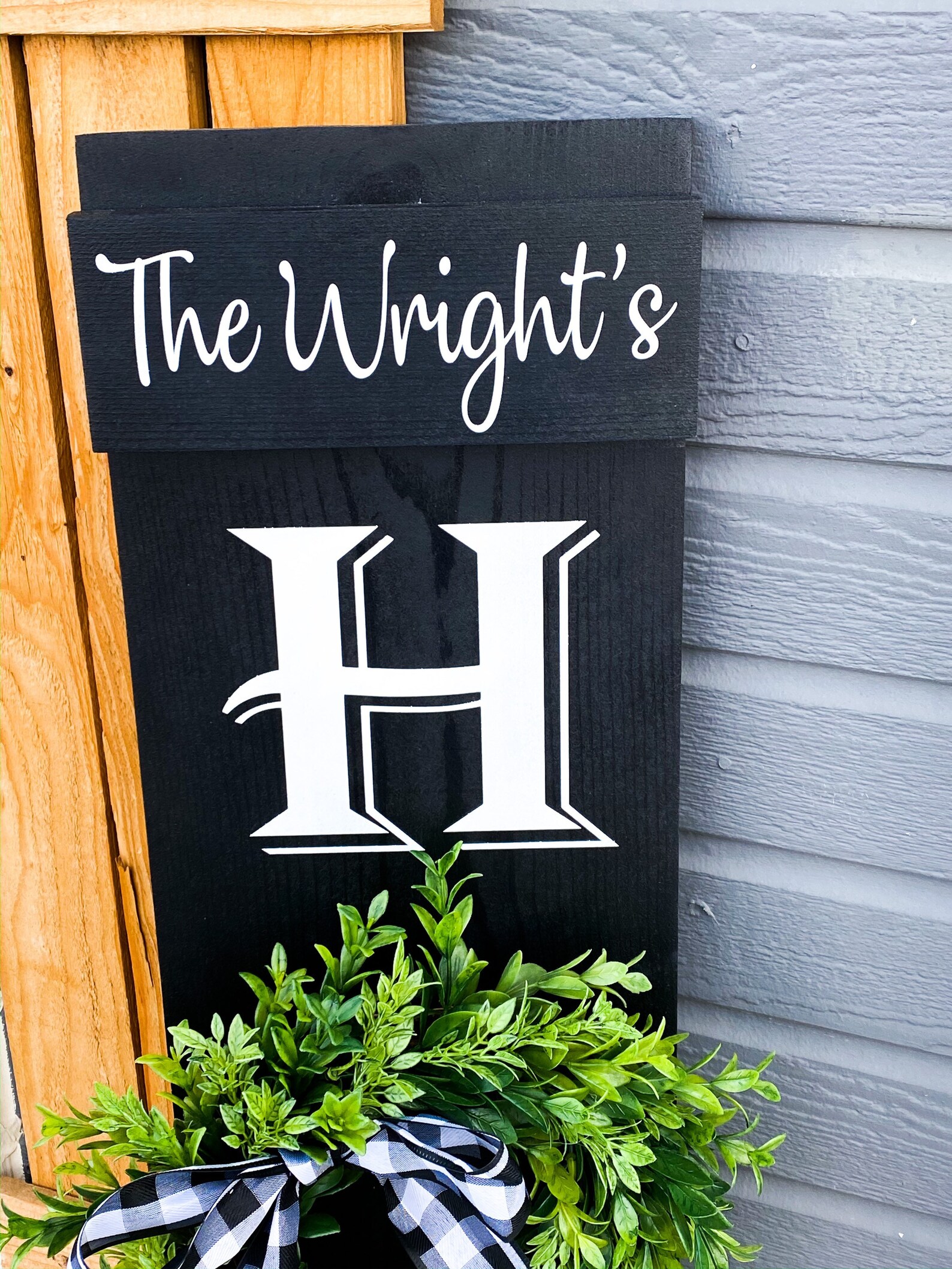 Home sign with wreath / Last name home sign / Personalized | Etsy