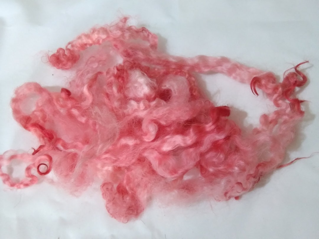 Red and Pink Curly Wool and Locks, Hand Washed and Dyed, Masham, 10g ...