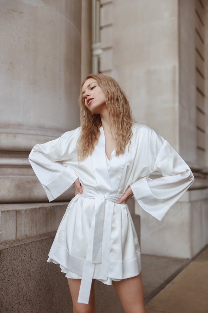 Leiva Luxe White Satin Kimono Robe, Silk Kimono, Short Bridal Robe ...