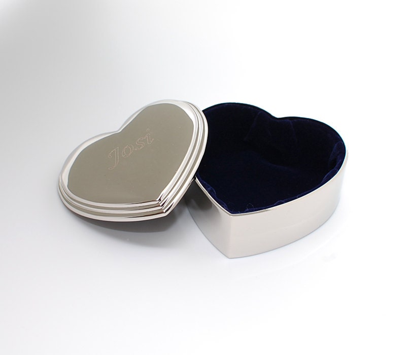 Personalized jewelry box Engraved heart jewelry box | Etsy