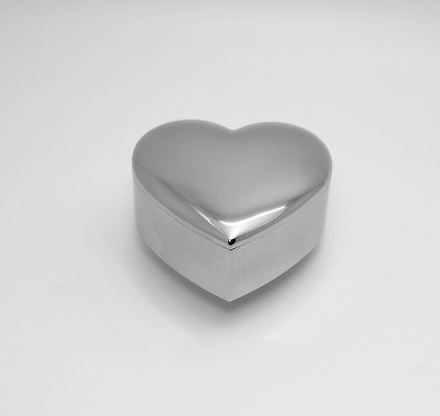 Personalized Heart Jewelry Box Engraved With Name and Date | Etsy