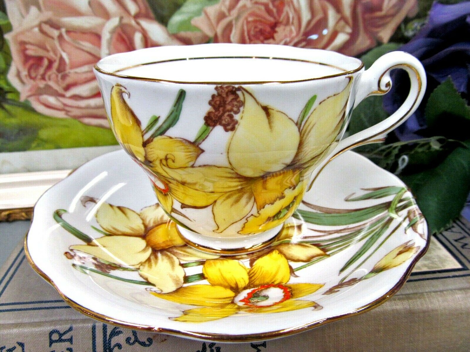ROYAL STANDARD tea cup and saucer Golden Gleam pattern teacup | Etsy