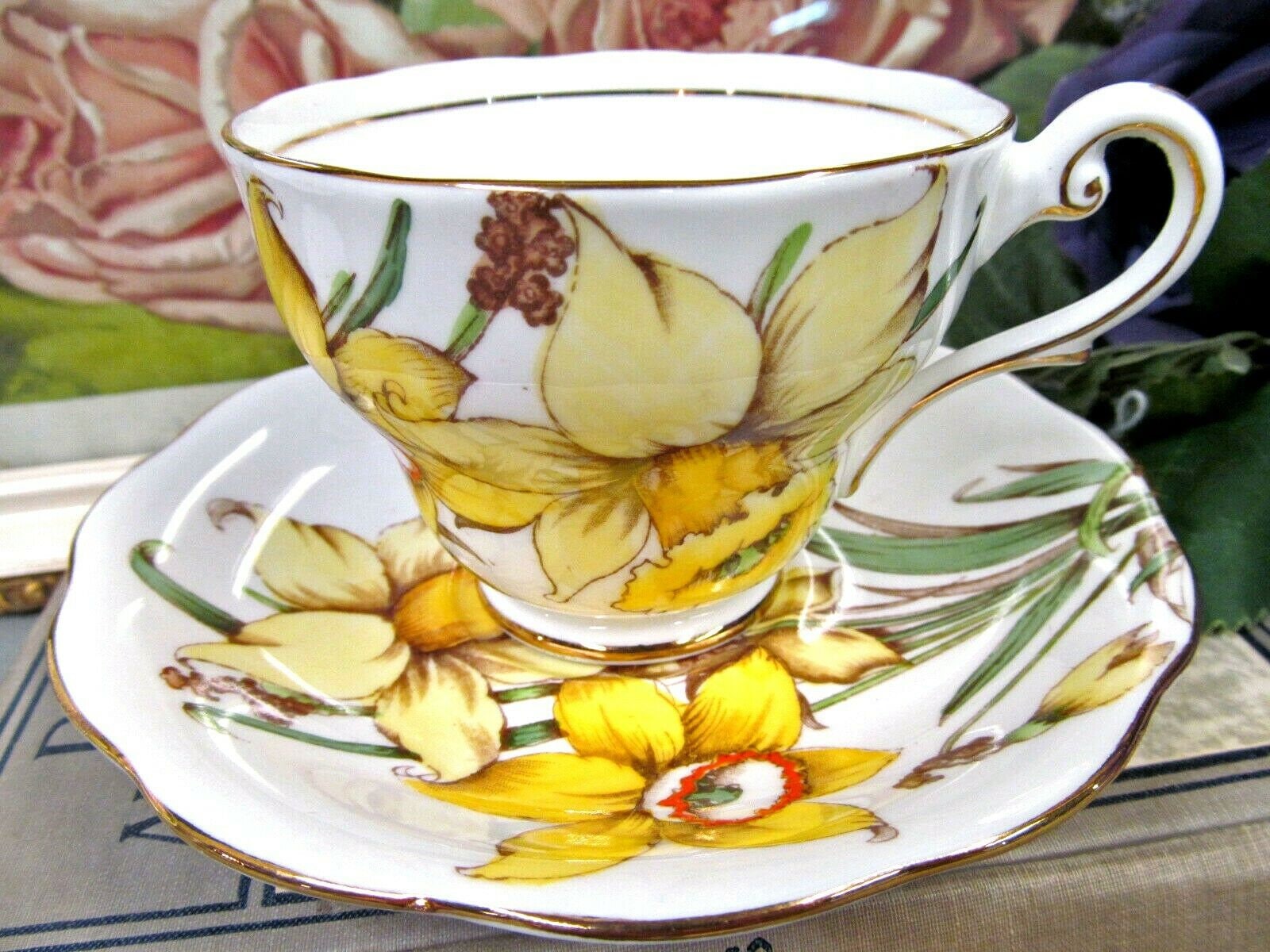 ROYAL STANDARD tea cup and saucer Golden Gleam pattern teacup | Etsy