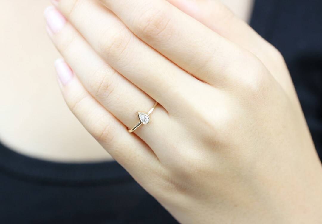 14k Yellow Gold Pear Diamond Engagement Ring in Bezel Setting,solitaire ...
