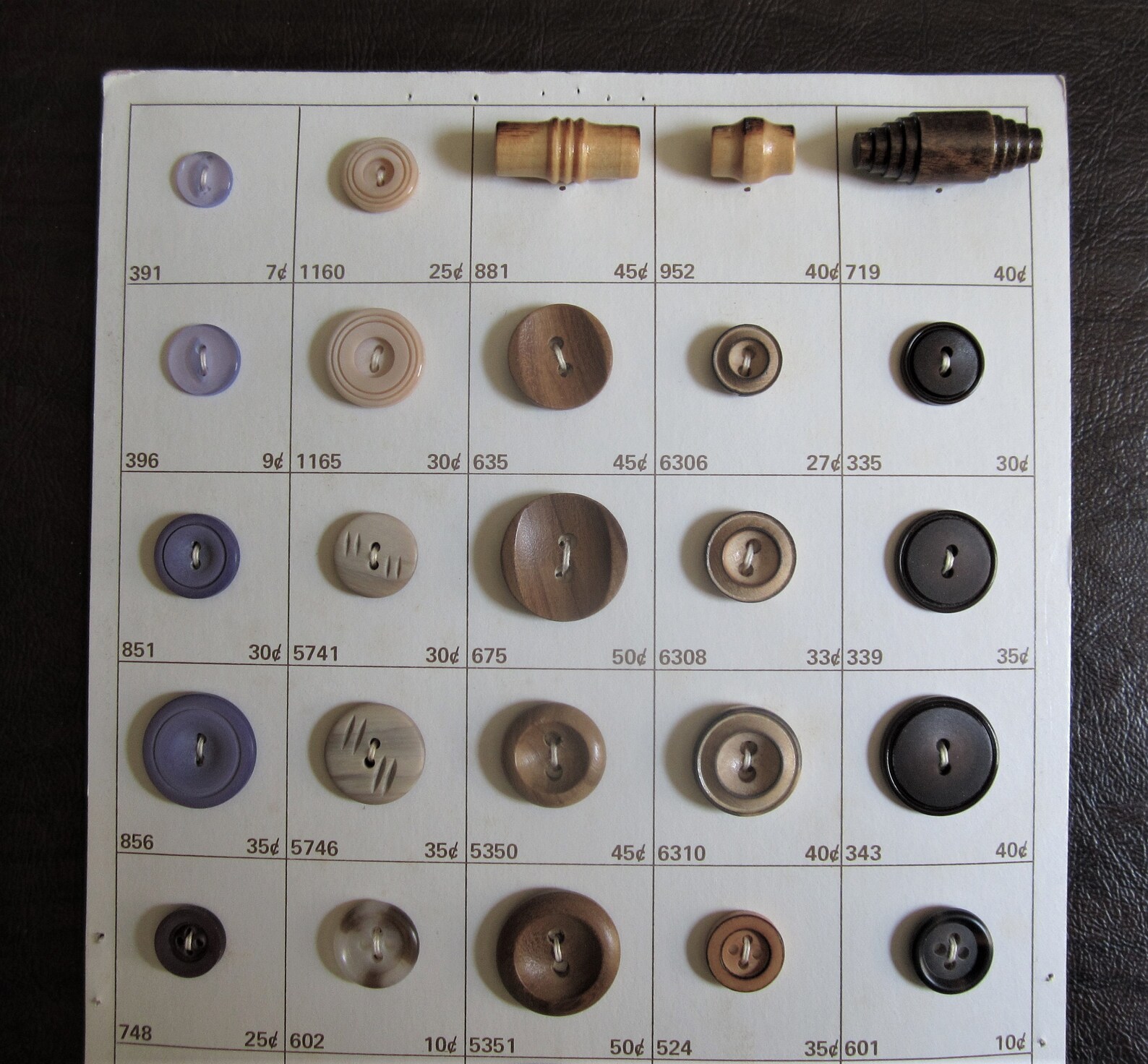 Vintage Button Display Card Wood and Plastic Vintage Buttons | Etsy