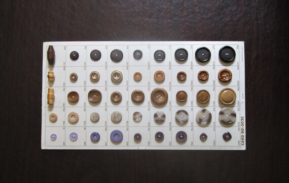 Vintage Button Display Card Wood and Plastic Vintage Buttons | Etsy