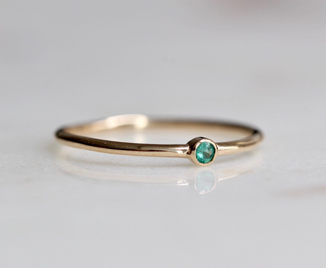 14K Gold Tiny Emerald Ring Green Stone Ring Dainty Ring - Etsy