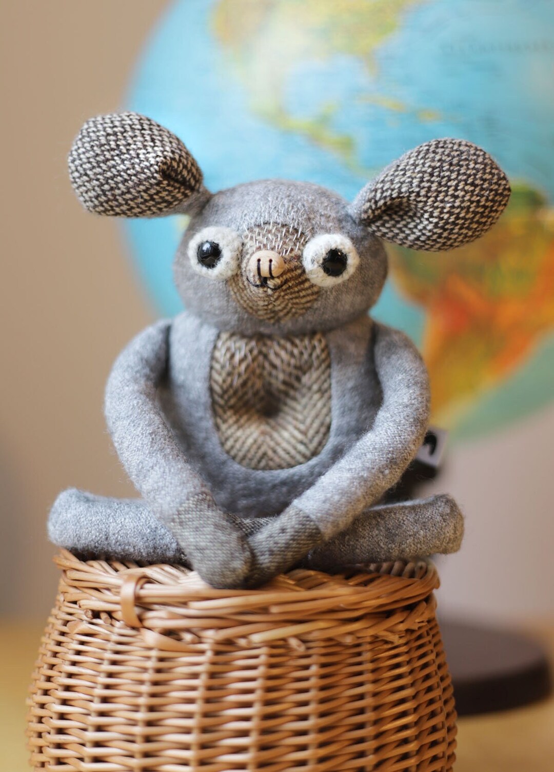 Muta Mutant SALOMON With Magnetic Paws Wool Design Toy Wild Animal ...