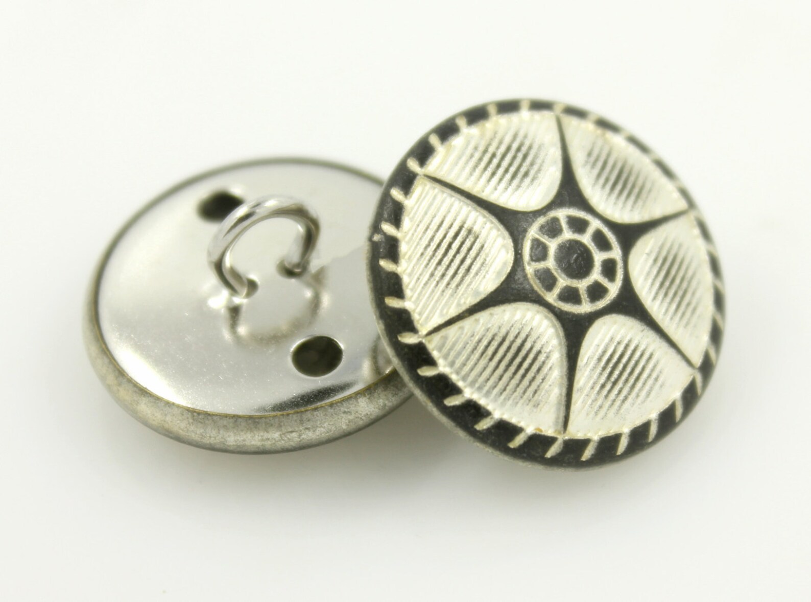 Metal Buttons - Centurion Shield Gunmetal Silver Metal Shank Buttons ...