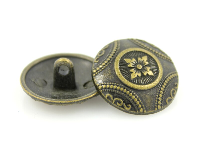 Metal Buttons - Carpet Pattern Antique Brass Metal Shank Buttons - 20mm ...