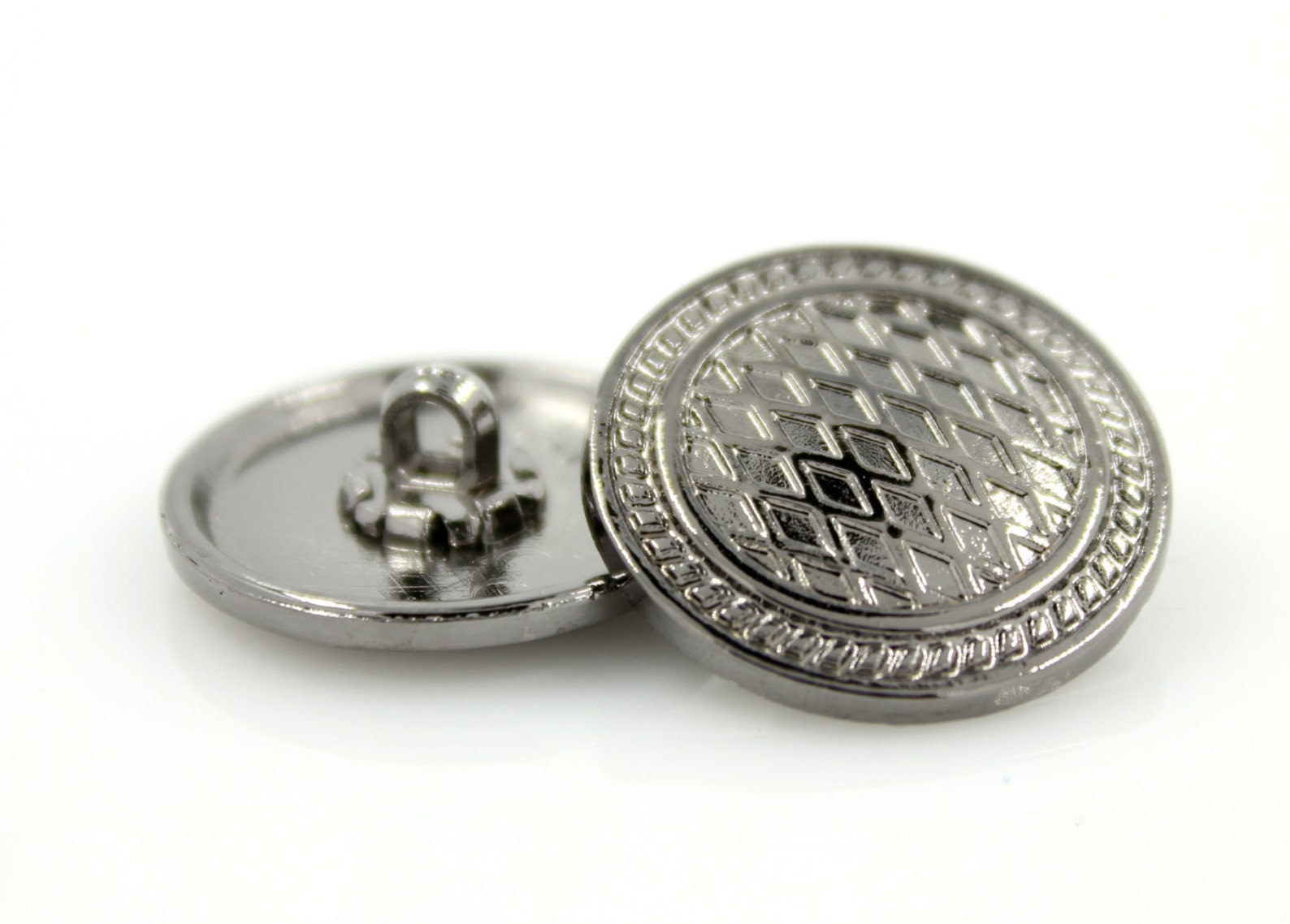 Metal Buttons - Interleaving Lines Design Shiny Gunmetal Metal Shank ...