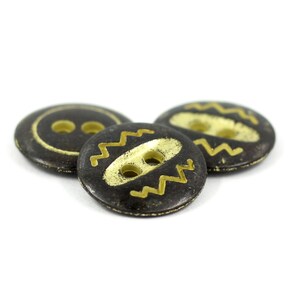 Metal Buttons - Zig-zag Pattern Metal Hole Buttons , Gunmetal Yellow ...